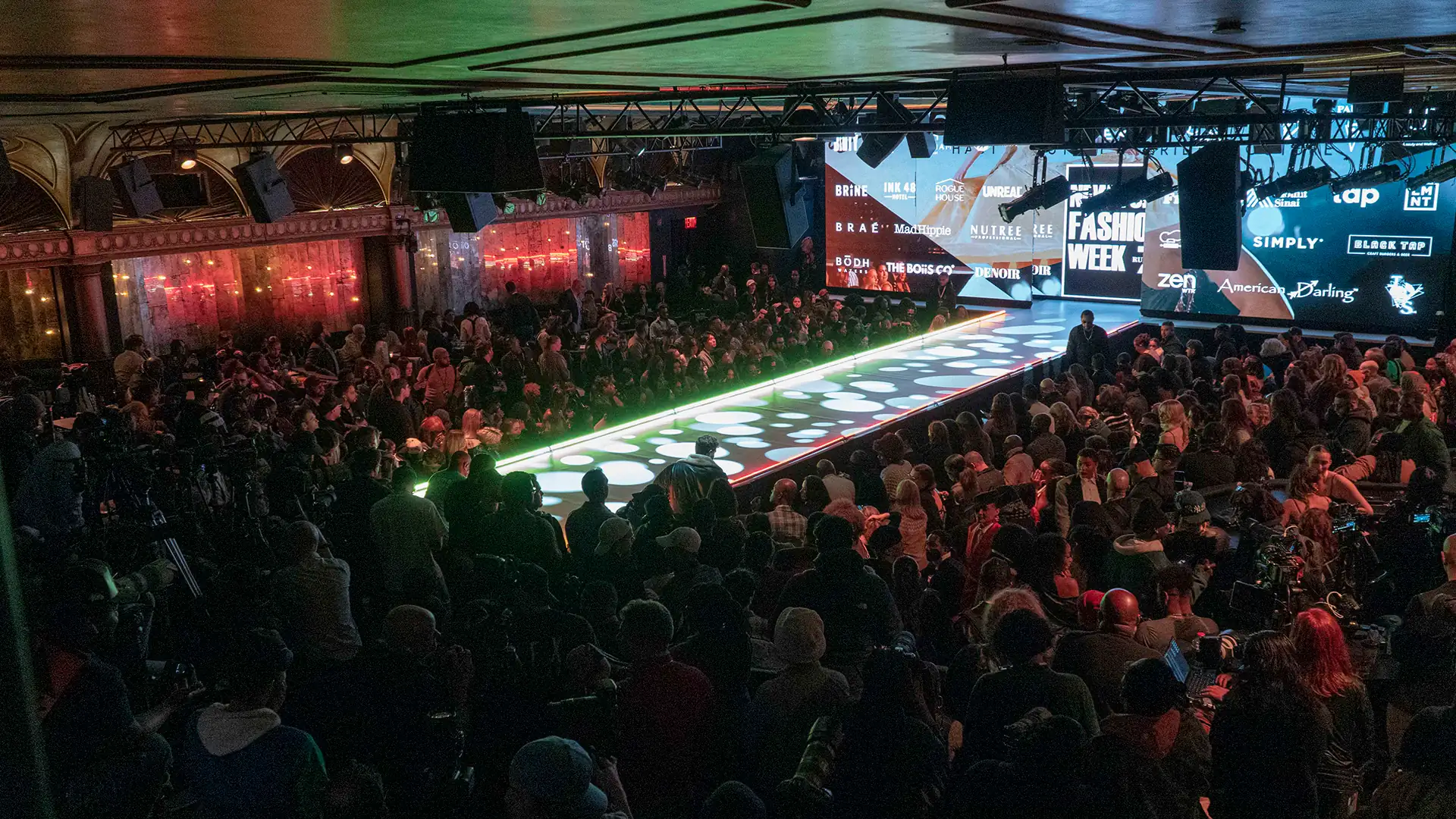 New York Fashion Week Tickets: Your Guide to Public vs. Invite-Only ...